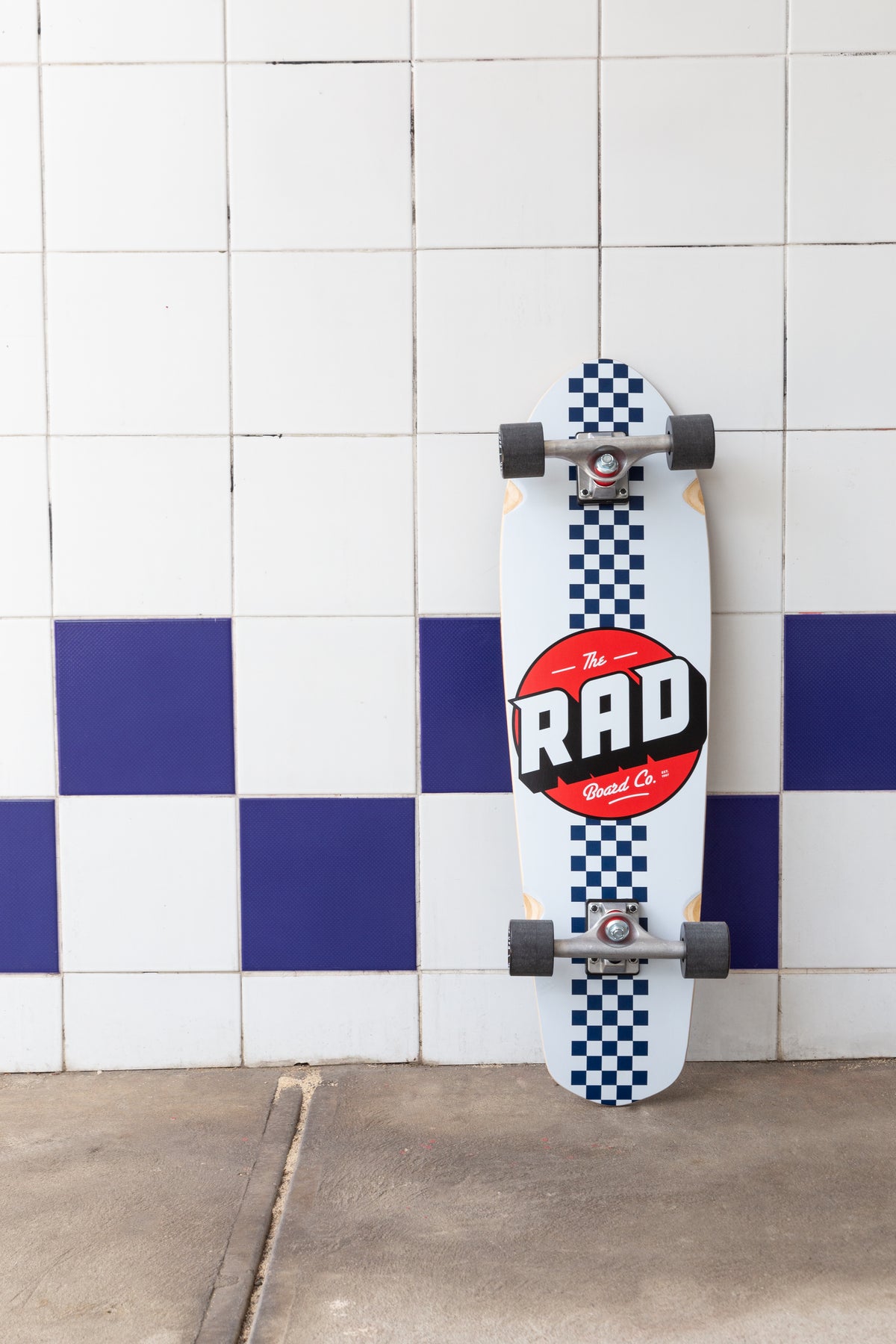 RAD COMPLETE SKATEBOARD CALI CRUISER - CHECKER STRIPE WHITE/NAVY 9.125 ...